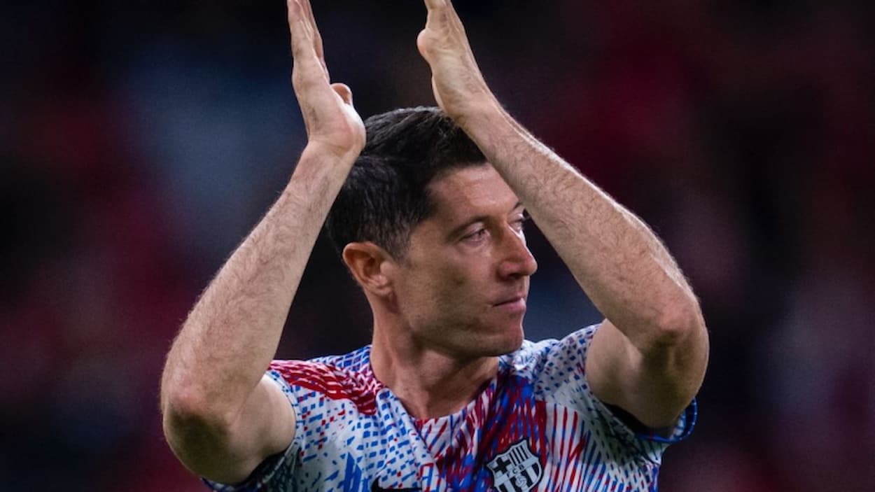 Hugs for returning Lewandowski, but Bayern's goal remains unbreached On ...