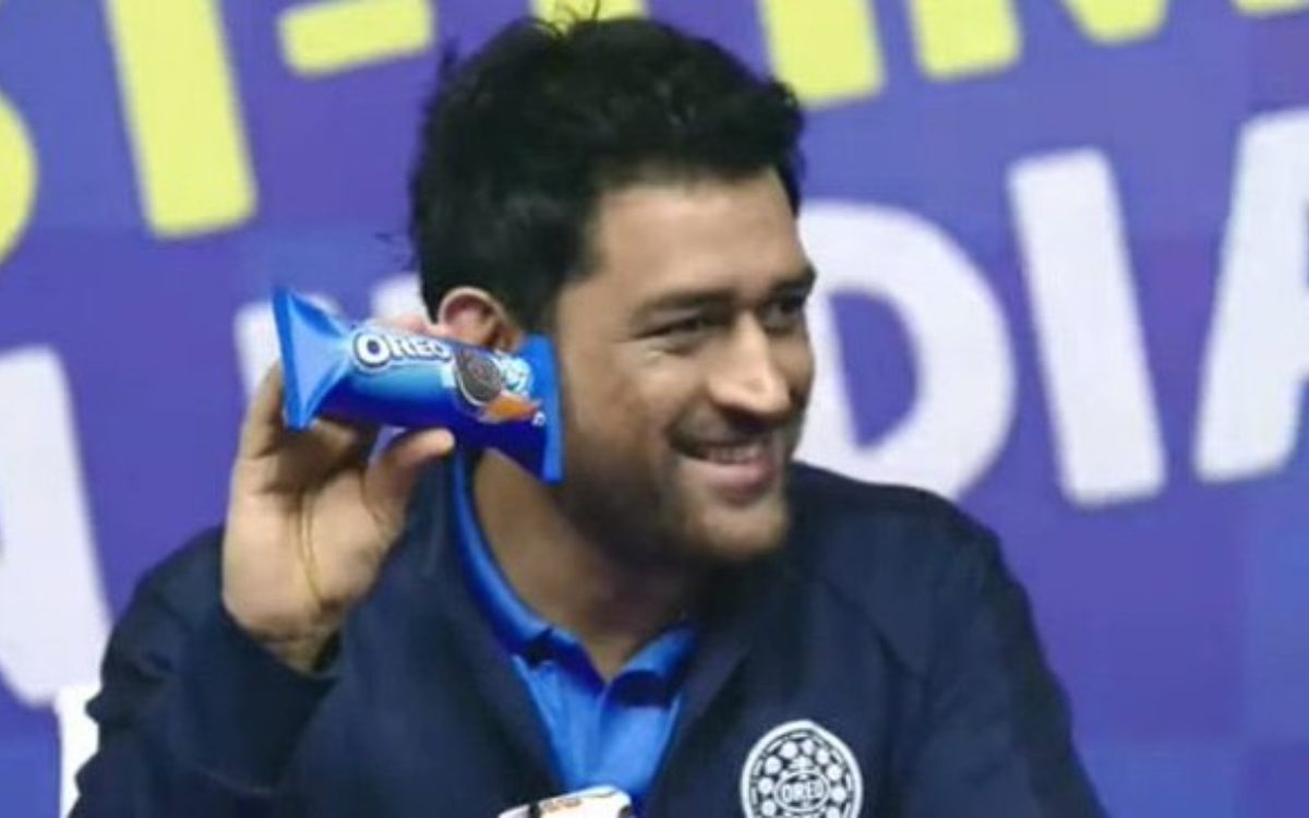 Ms Dhoni Live Announced Biscuit Company Oreo Launch In India in Hindi ...