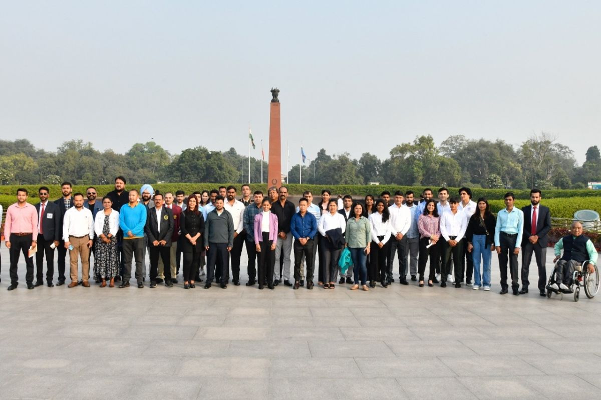 National Sports Awardees Pay Tribute To Fallen Heroes At Delhi's ...