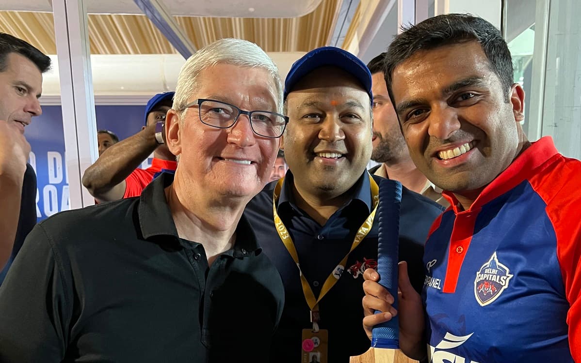 IPL 2023: Tim Cook Spotted At DC vs KKR Match After Apple Store Launch ...