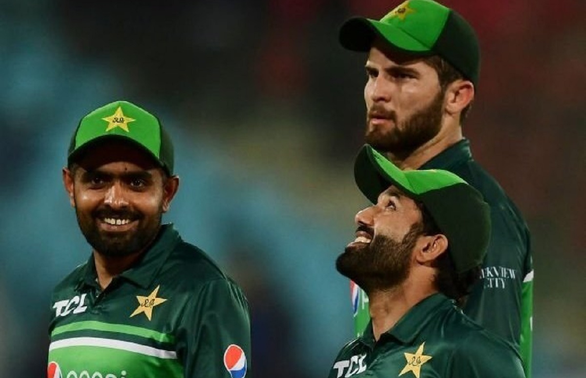 पाकिस्तान ने चौथे वनडे मे न्यूजीलैंड को 102 से हराकर किया कमाल, इतिहास ...