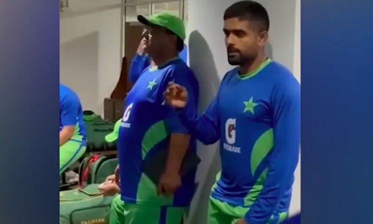 Video पाकिस्तान के नंबर 1 बनने के बाद बाबर आजम ने ऐसे बढ़ा टीम का जोश