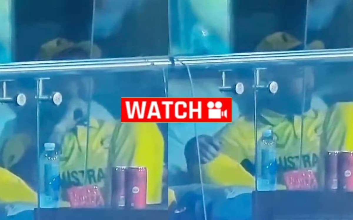 ड्रेसिंग रूम में बैठे Smoking कर रहे थे ग्लेन मैक्सवेल, सोशल मीडिया पर ...