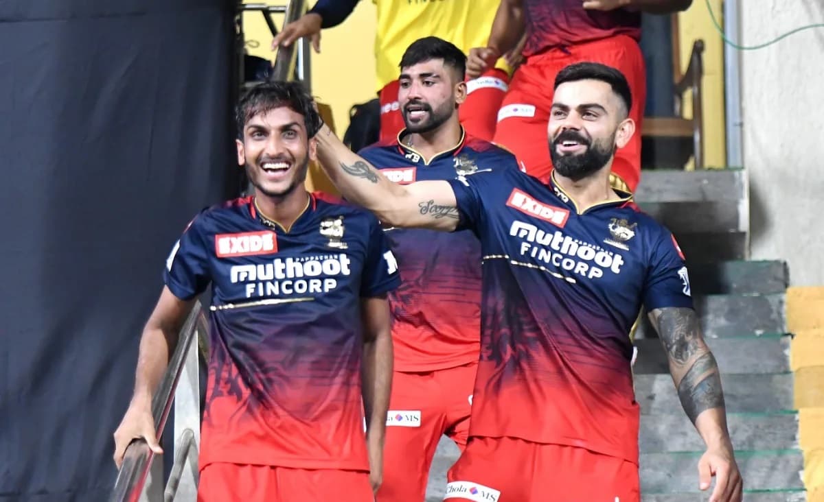 IPL 2024 से पहले आरसीबी ने सनराइजर्स हैदराबाद के इस खिलाड़ी को किया टीम ... IPL 2024 से पहले आरसीबी ने सनराइजर्स हैदराबाद के इस खिलाड़ी को किया टीम ...