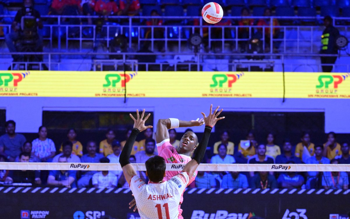 PVL Season 2: Chennai Blitz Roar Back To Stun Kolkata Thunderbolts In ...