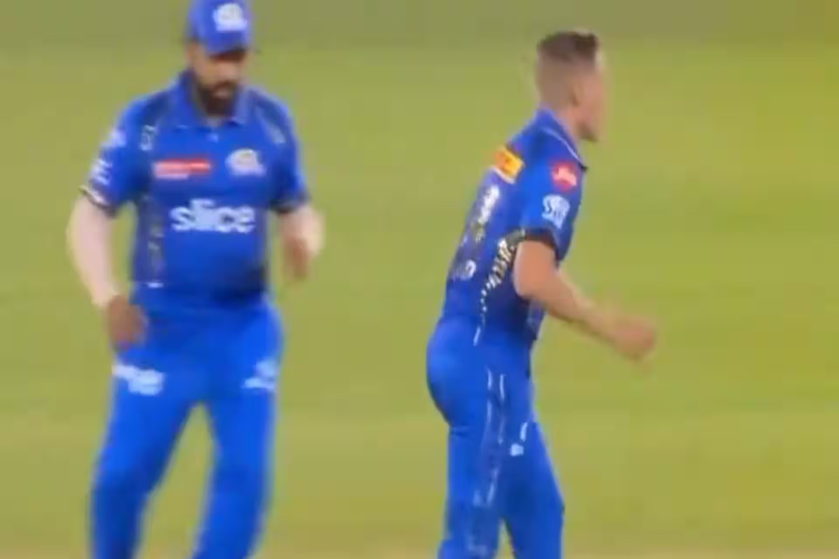 IPL 2024: मुंबई के डेब्यूटेंट वुड ने की बड़ी हिमाकत, गेंदबाजी करते हुए ...