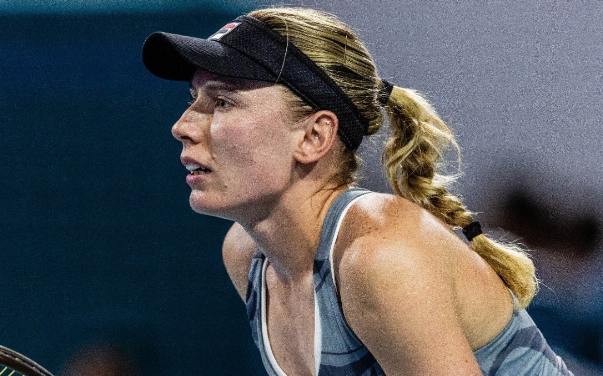 Tennis: Alexandrova Upsets No.1 Swiatek In Miami Fourth Round; Garcia ...