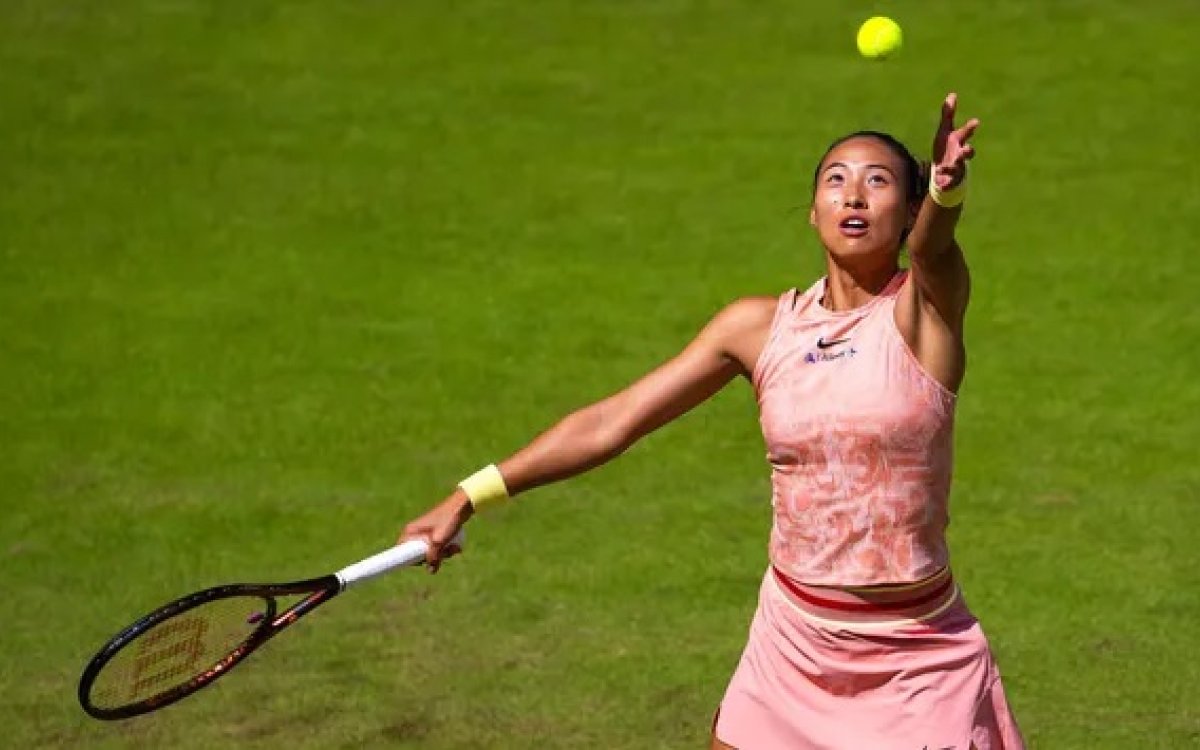 WTA Tour: Zheng Qinwen Blasts 23 Aces To Beat Osaka; Azarenka Tops ...