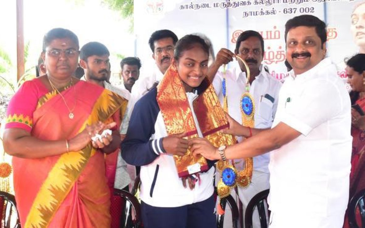 Paralympic Silver Medalist Thulasimathi Murugesan Honoured In TN On Cricketnmore