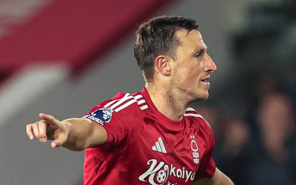 Woods Scores Winner As Nottingham Forest Beat Crystal Palace On ...
