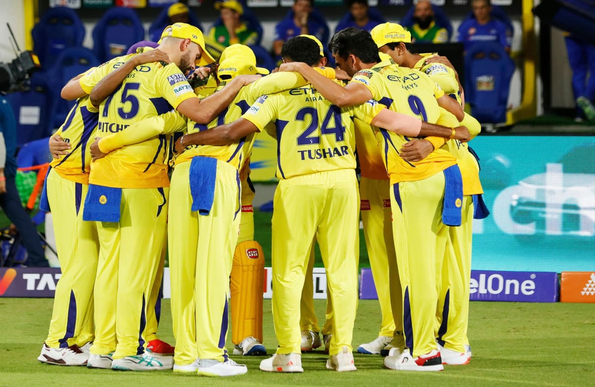 IPL 2025 के मेगा ऑक्शन में CSK 4 बाएं हाथ के तेज गेंदबाजों को कर सकती ...