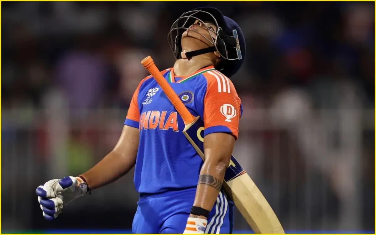 22 चौके 11 छक्के! Shafali Verma ने 197 रन ठोककर खटखटाया भारतीय टीम का ...