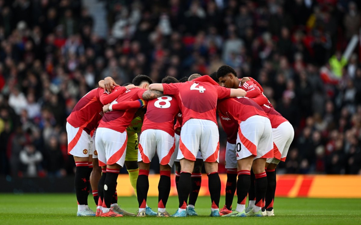 Man Utd Scrapped Pro-LGBTQ+ Jackets Vs Everton Over Mazraoui's ...