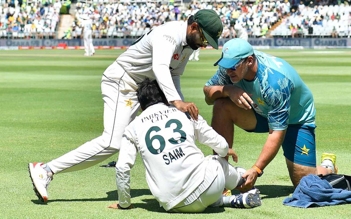 Saim Ayub Leaves For London With Azhar Mahmood For Ankle Fracture ...