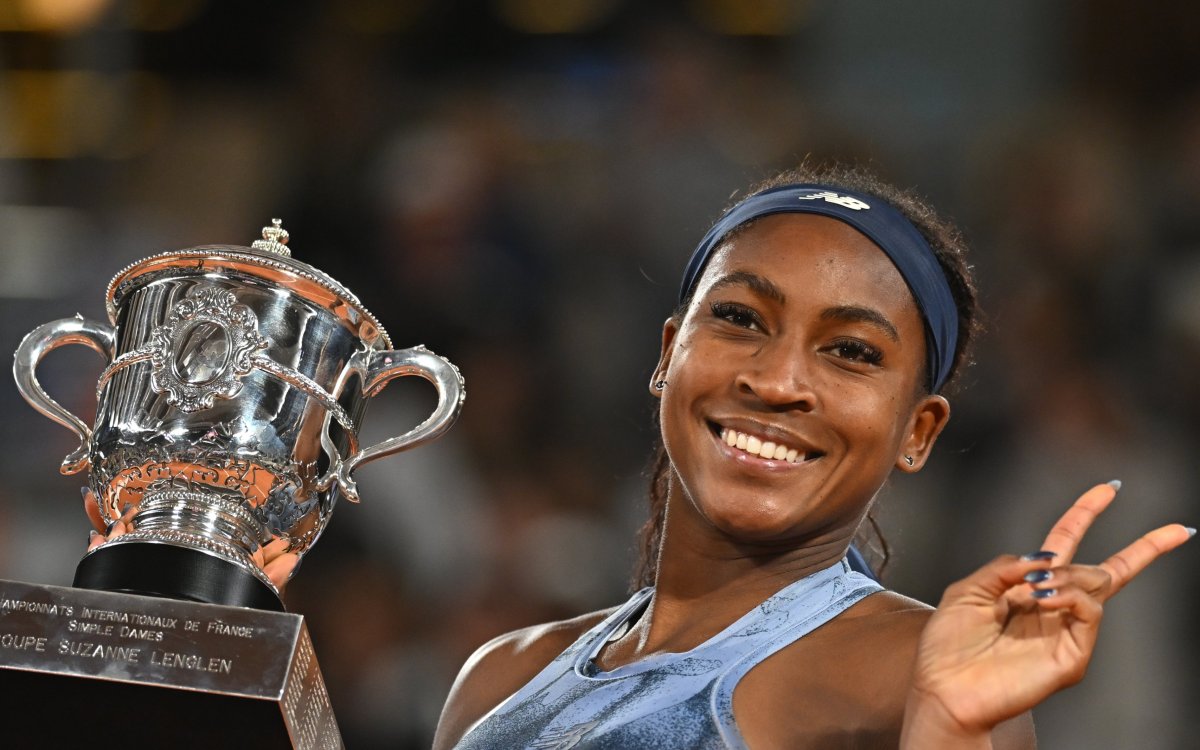 French Open: Coco Gauff Fights Back To Stun Sabalenka, Wins First French Open Title (Ld) On ...