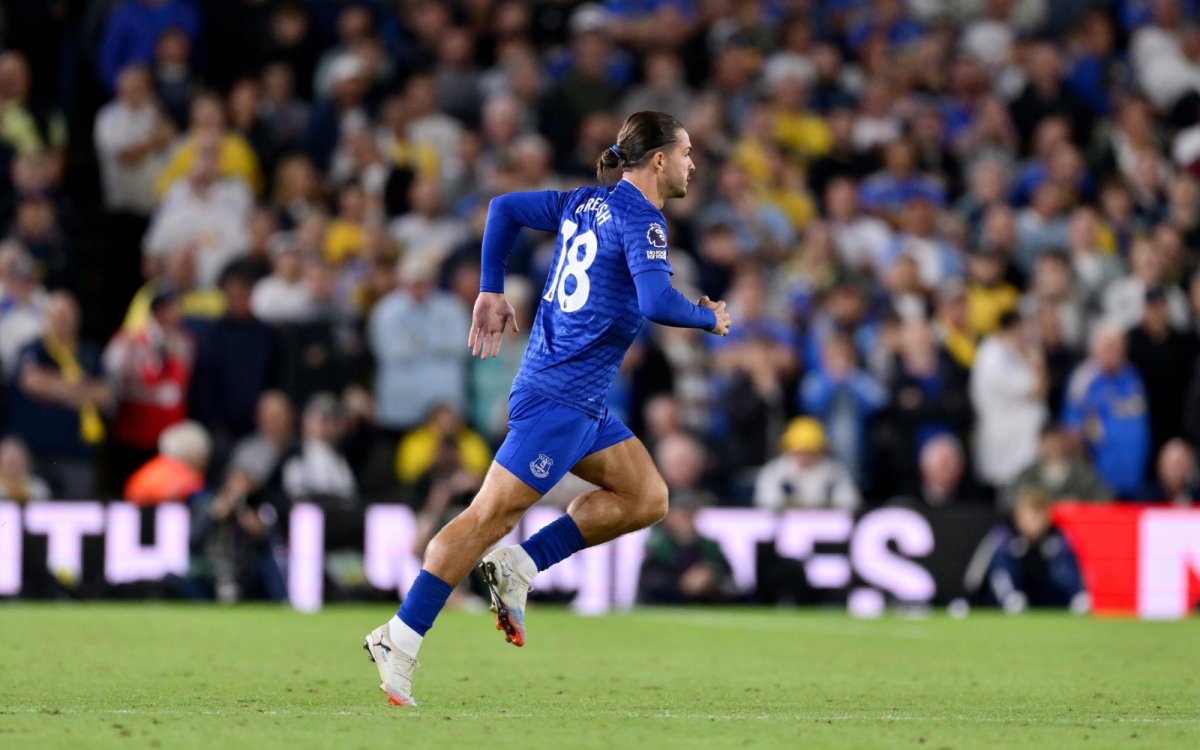 PL: Everton Hand Grealish, Dewsbury-Hall, Barry First Start At Hill ...