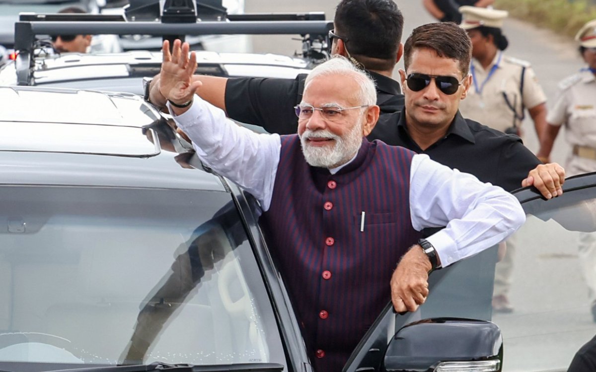 Japanese Sumo Wrestler Jokoryu Takayuki Performs Shiomaki Ritual ...