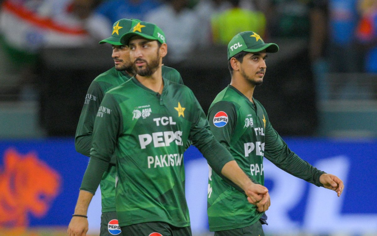 Asia Cup 2025: Pakistan Coach Mike Hesson Upset After India Snub Post ...