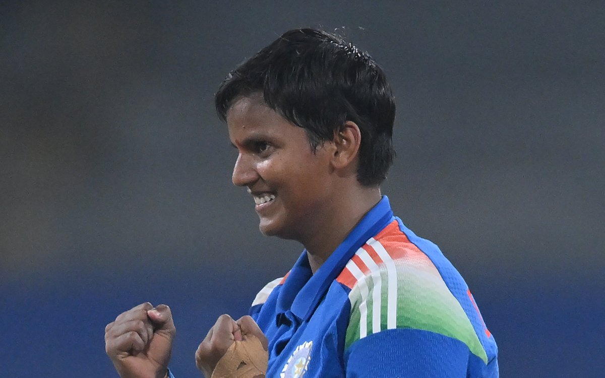 Women's WC: Deepti Gets Best Fielder Medal After India’s Win Over ...
