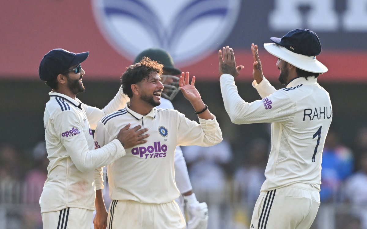 2nd Test: Kuldeep Picks Three As Persistent India Keep South Africa To ...