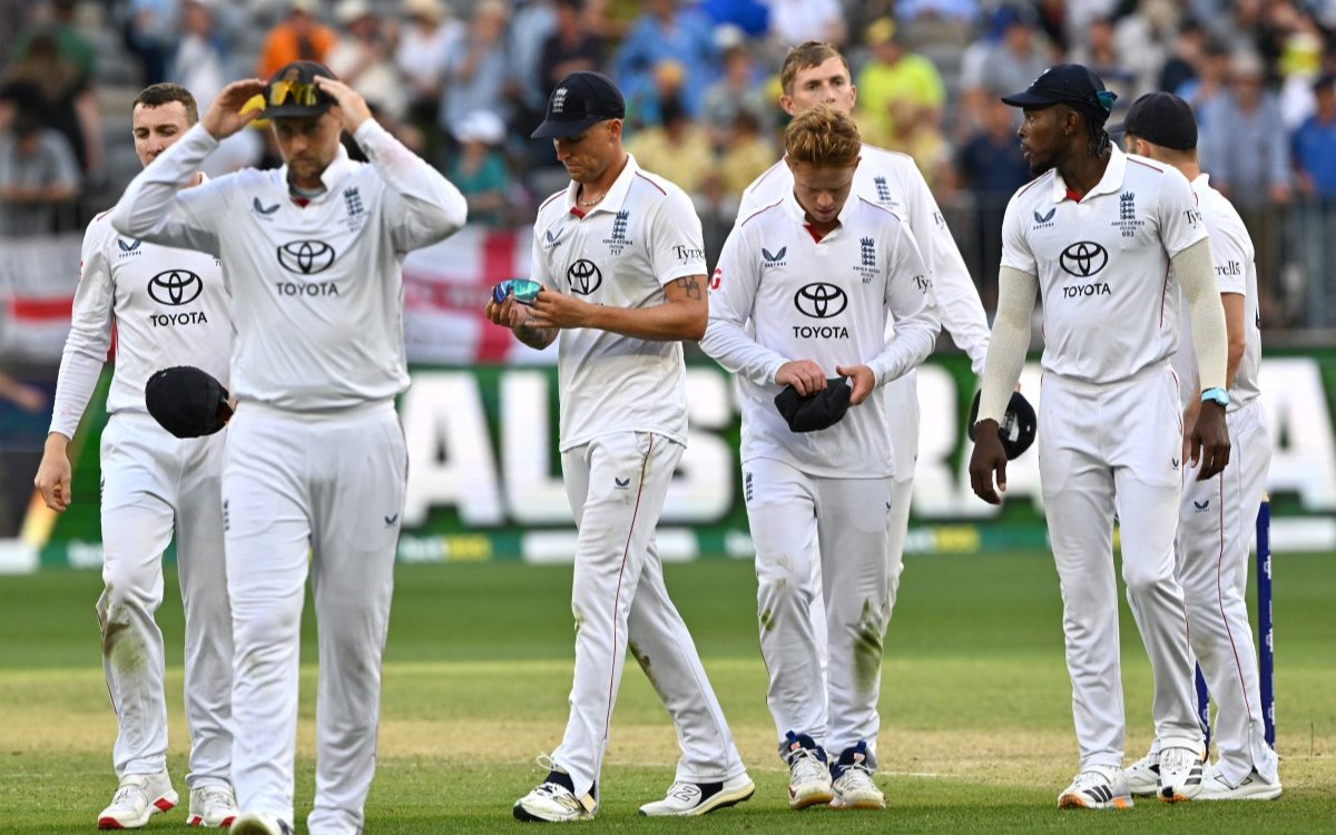 England Slammed As 'Brainless' After First Ashes Test Capitulation On ...