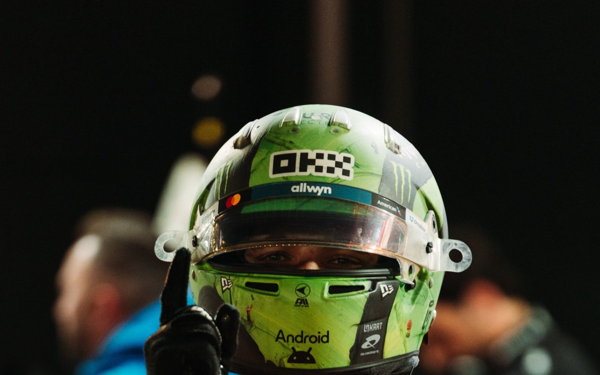Norris Takes Las Vegas GP Pole Ahead Of Verstappen And Sainz In Rain ...