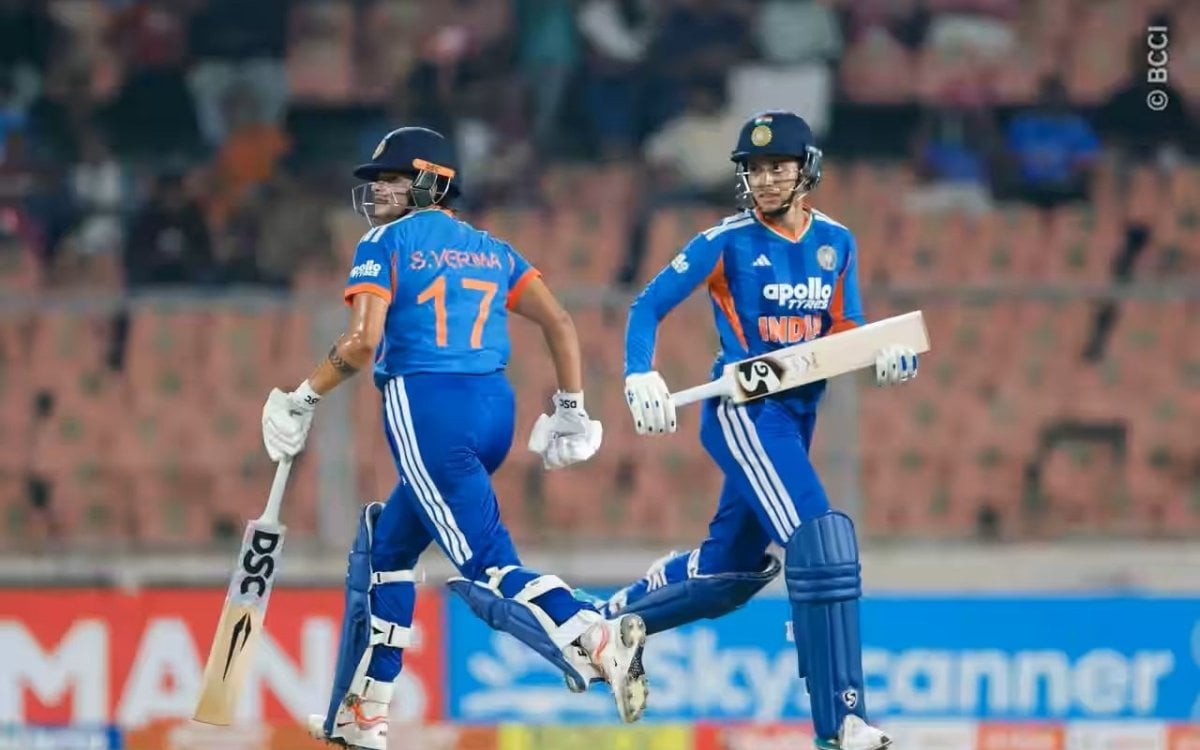 4th T20I: Smriti Mandhana Makes 80, Shafali Hits 79 As India Smash 221/ ...