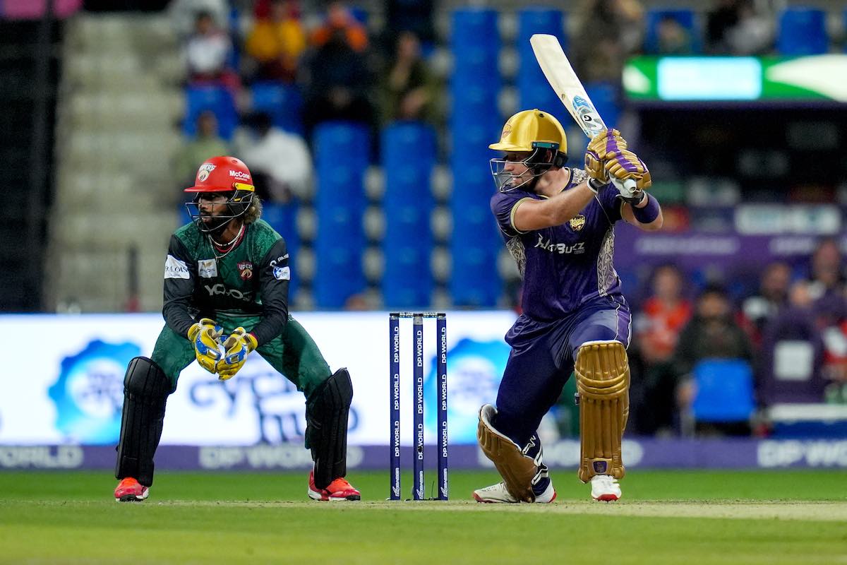 Livingstone Stars as Abu Dhabi Knight Riders Hand Desert Vipers First ...