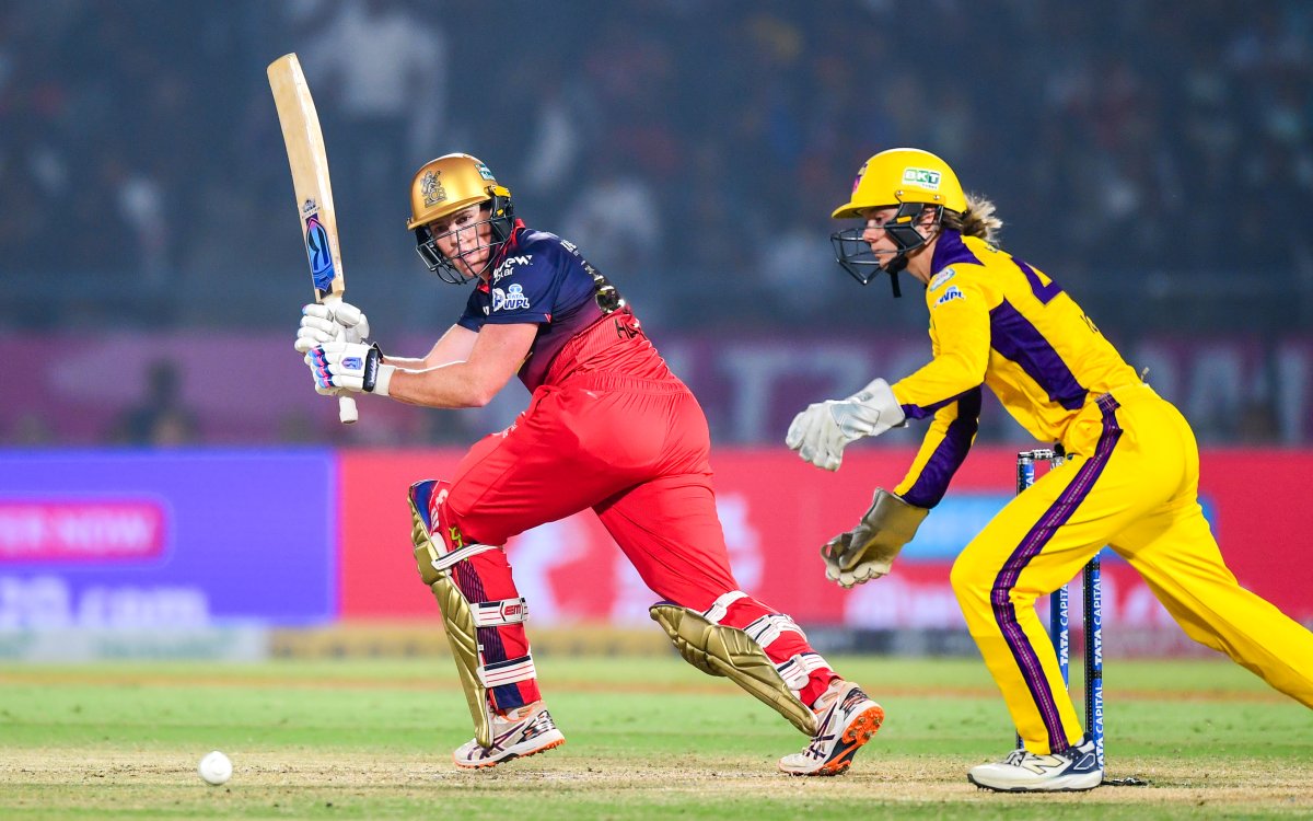डब्ल्यूपीएल: वॉरियर्स को 8 विकेट से रौंदकर फाइनल में पहुंची आरसीबी ...