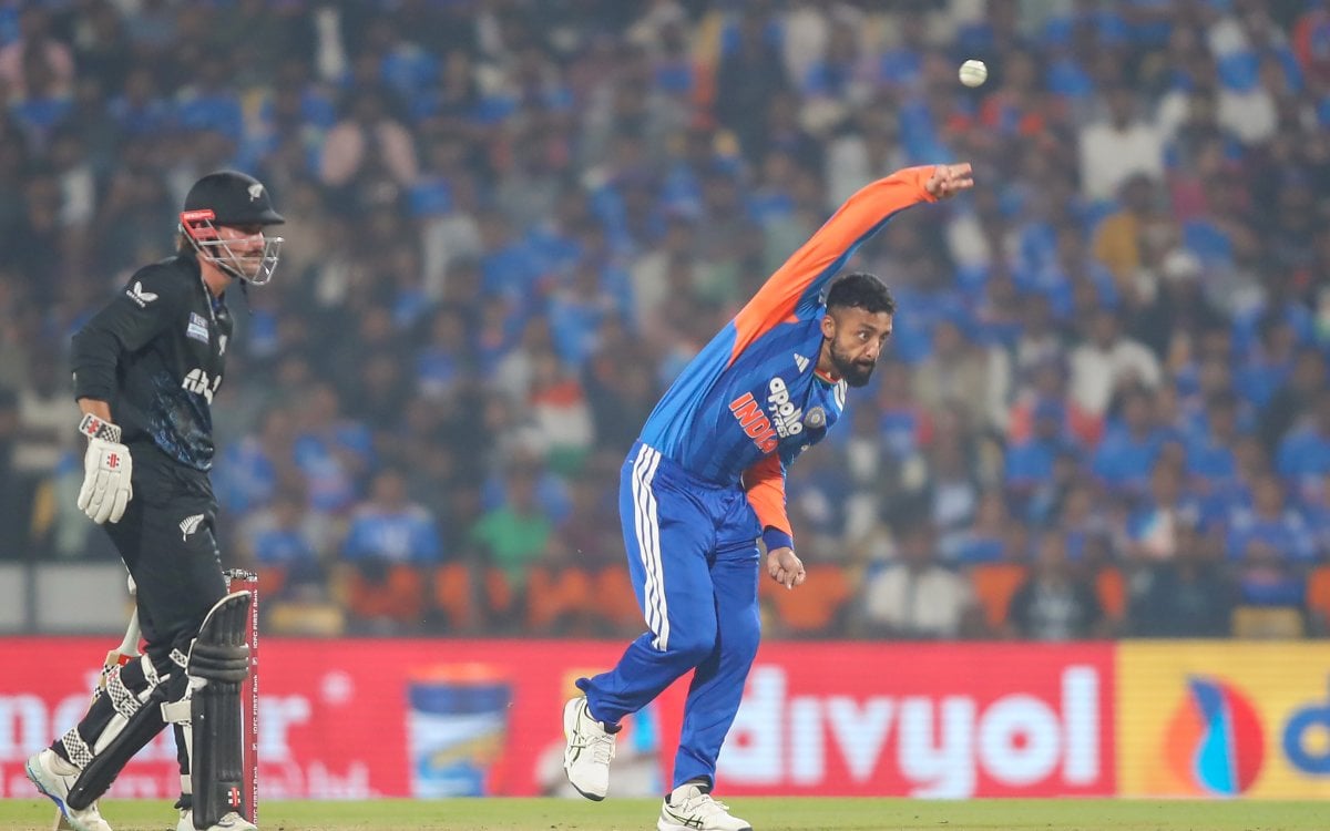 Varun Chakaravarthy Is A Magician, Make No Mistake: Gavaskar On ...