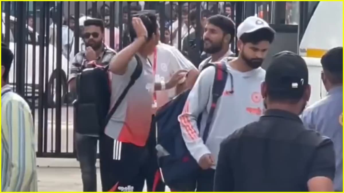 Yashasvi Jaiswal को छेड़ रहे थे Dhruv Jurel, गाल पर पड़ने वाला था ...