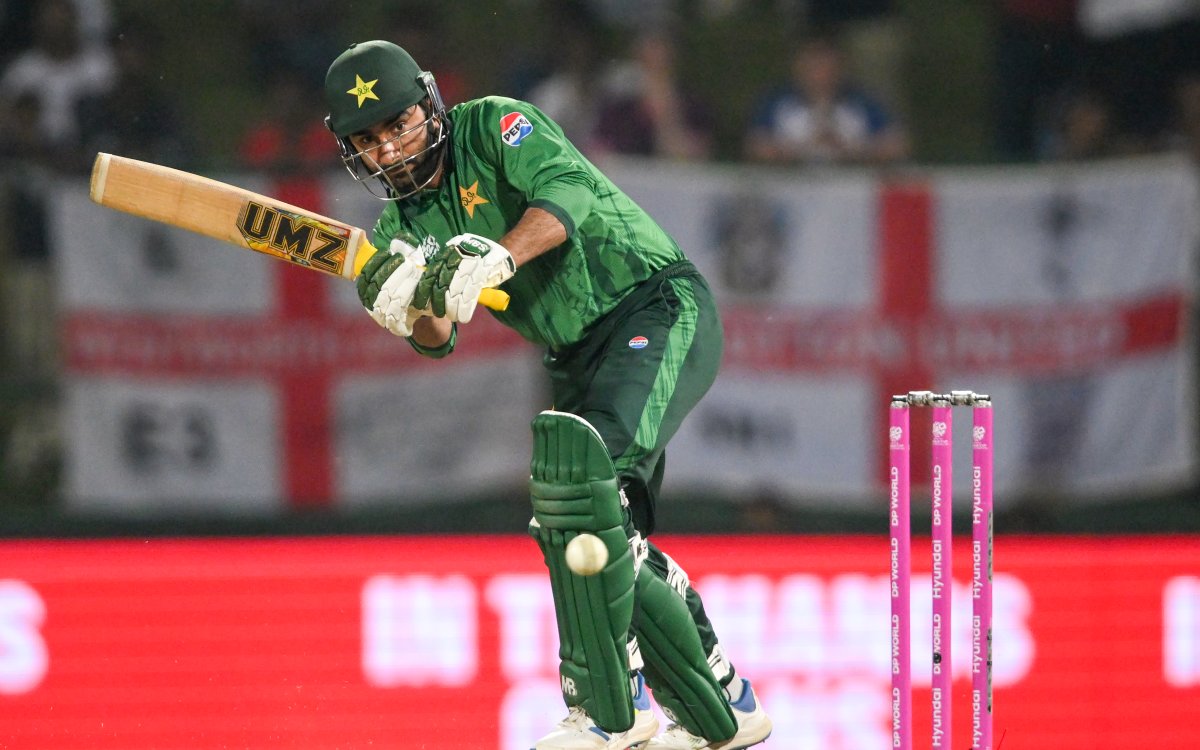 T20 WC: Farhan’s 63, Late Flourish From Shadab Help Pakistan Post 164/9 ...