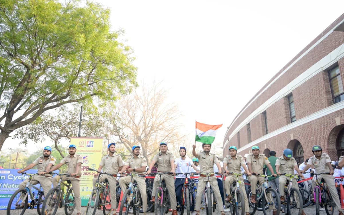 Forest Guards Lead ‘Guardians Of Nature’ Fit India Sundays On Cycle ...