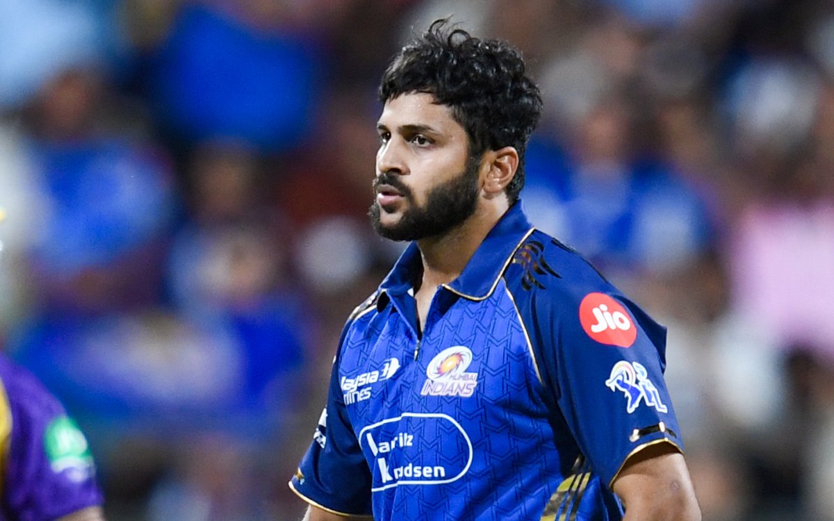 Shardul Thakur Stars on MI Debut with 3 Wickets, Wins Player of the ...