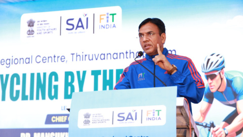 Mansukh Mandaviya Flags Off Asian Games Fun Run, Joins Cycling Event In ...