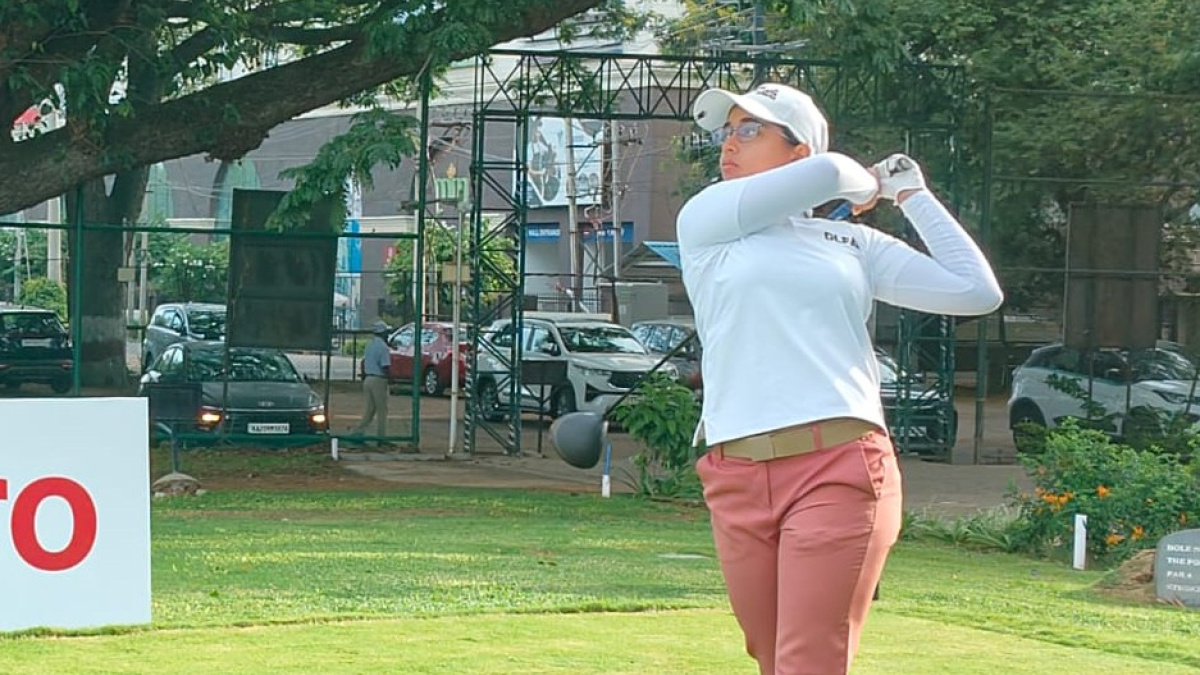Teenaged Riya Jadon Takes Lead In 7th Leg Of Women’s Pro Golf Tour On ...
