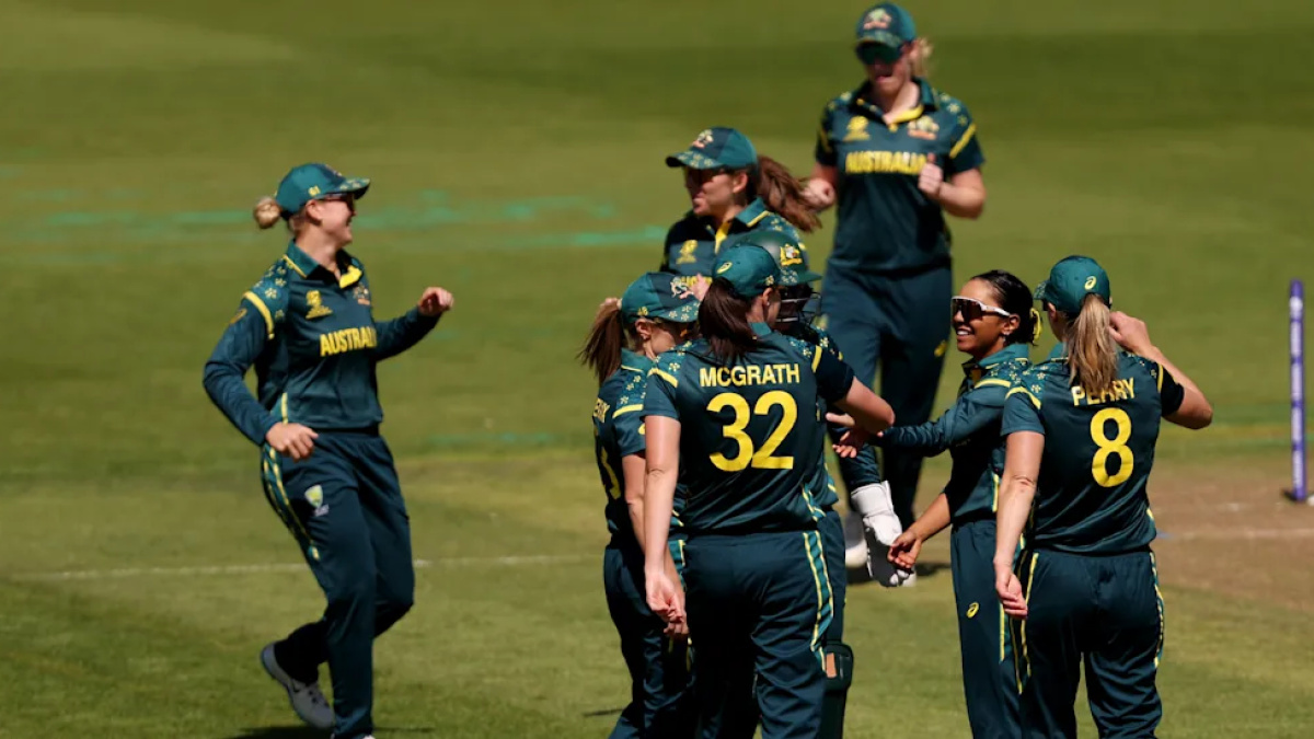 Ellyse Perry Stars as Australia Beat England in Women's T20 World Cup ...